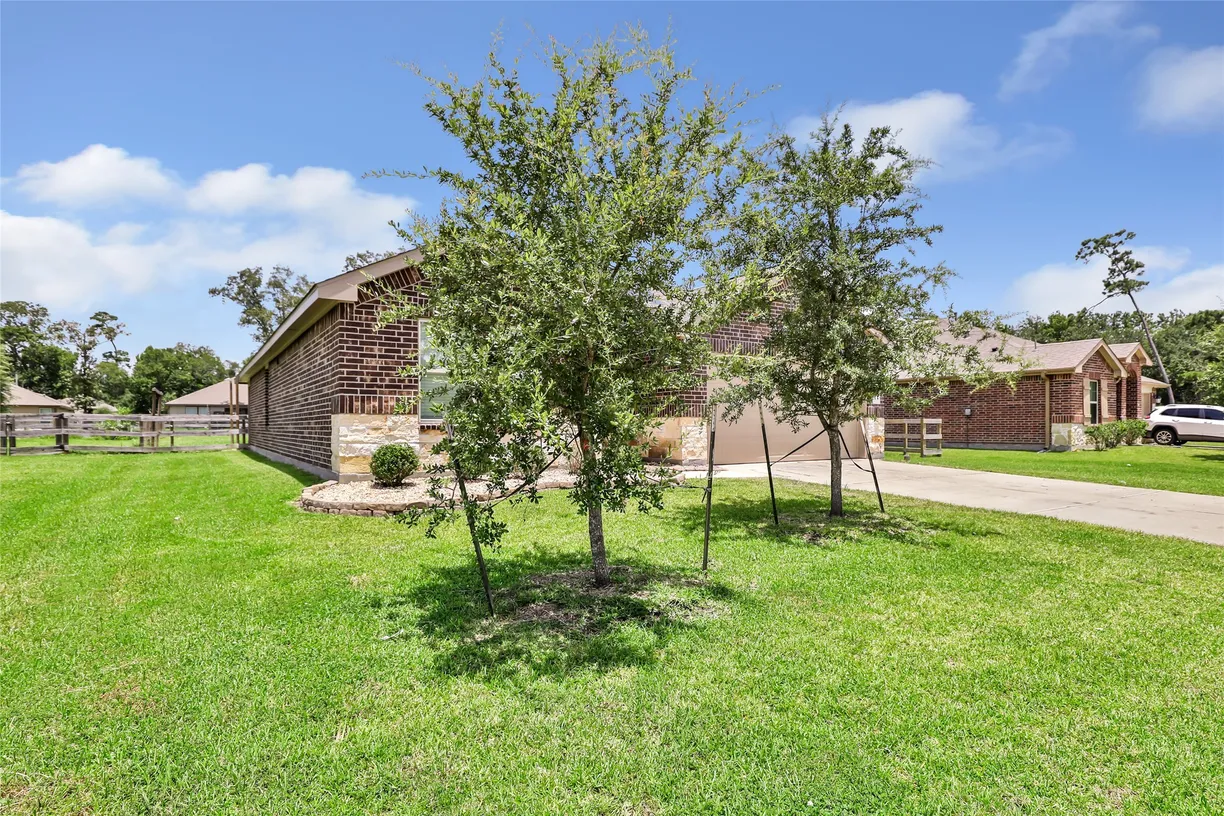 214 Kickapoo Drive, Anahuac, TX 77514 Property for sale