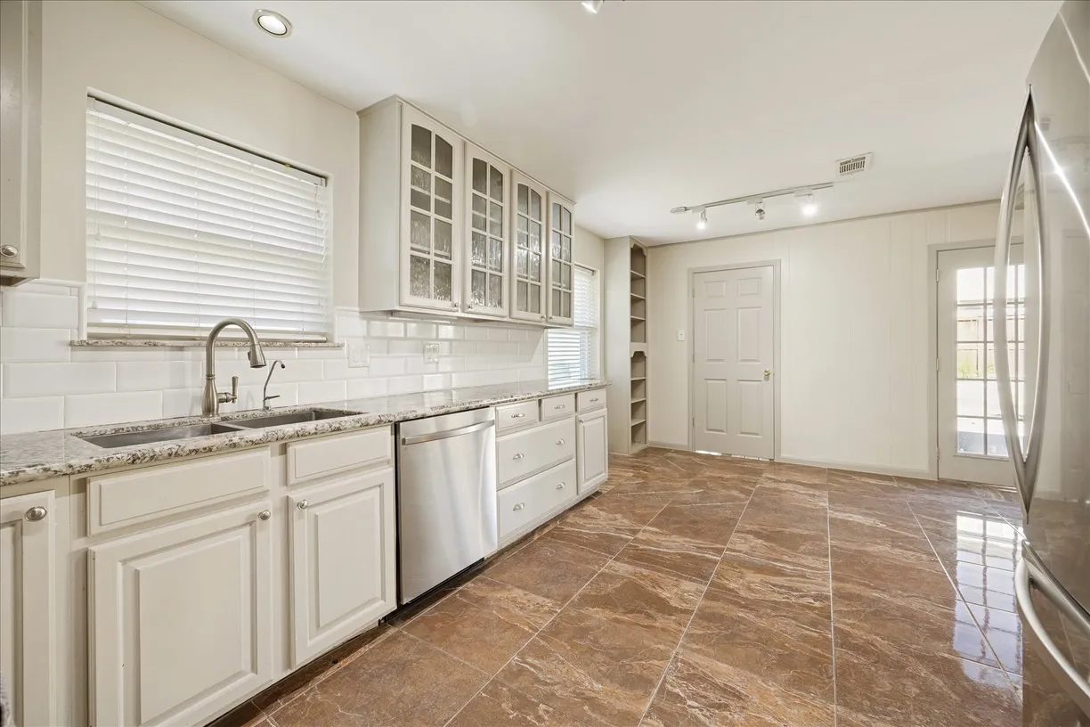 10718 Inwood Drive, Houston, TX 77042 Property for sale