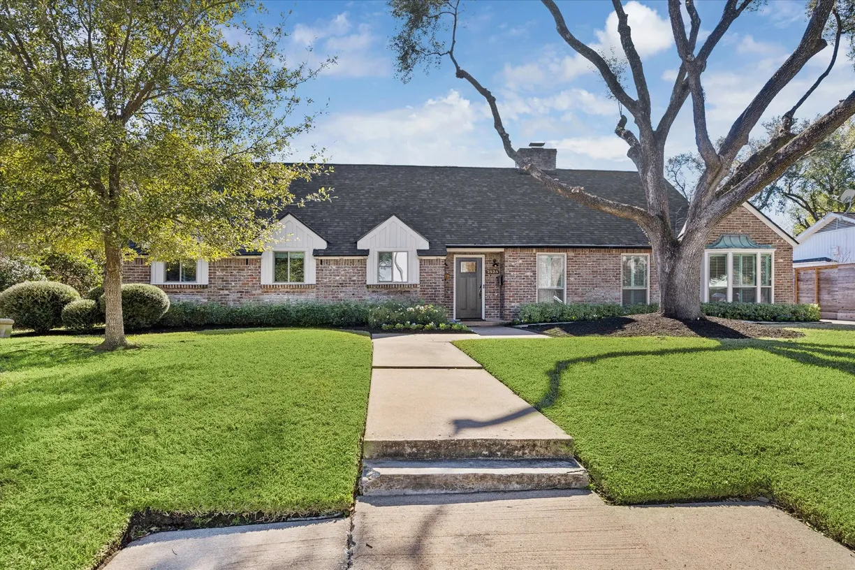 7525 Briar Rose Drive, Houston, TX 77063 Property for sale