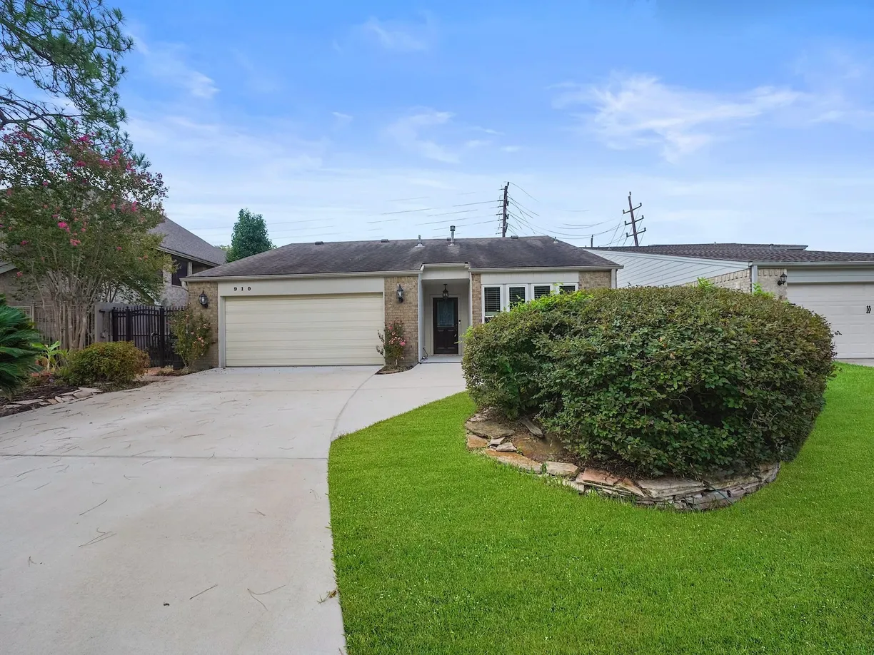 910 Enclave Parkway, Houston, TX 77077 Property for sale