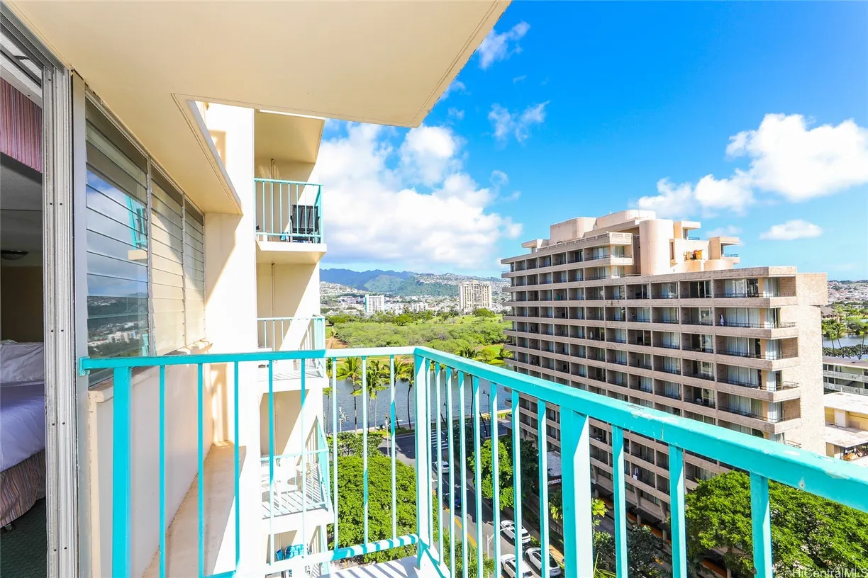 444 Kanekapolei Street #1002, Honolulu, HI 96815 Property for sale