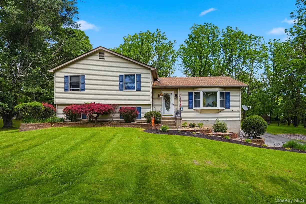 163 Van Keuren Avenue, Pine Bush, NY 12566 Property for sale