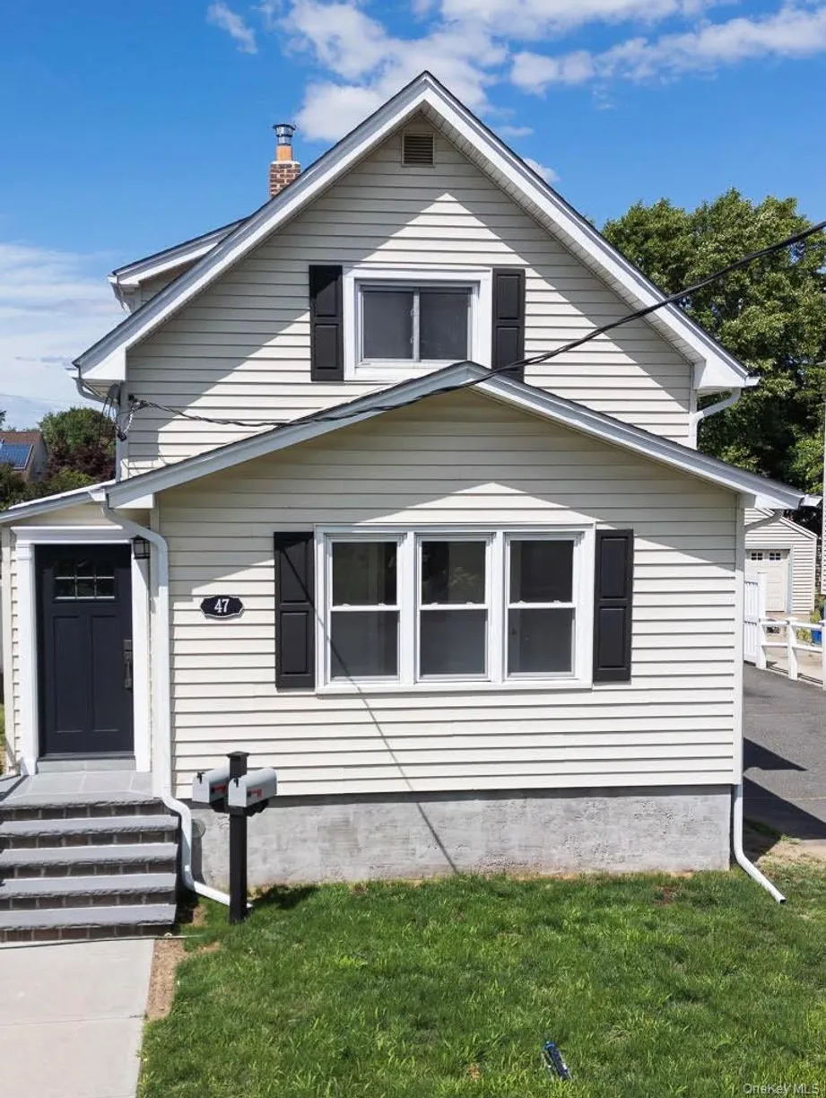 47 Wood #1st floor, Lynbrook, NY 11563 Property for rent