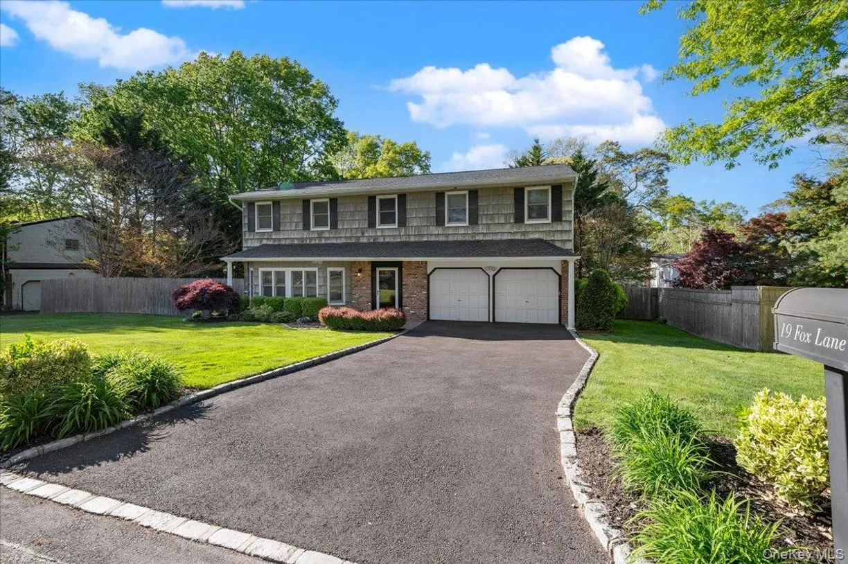 19 Fox Lane, Dix Hills, NY 11746 Property for sale