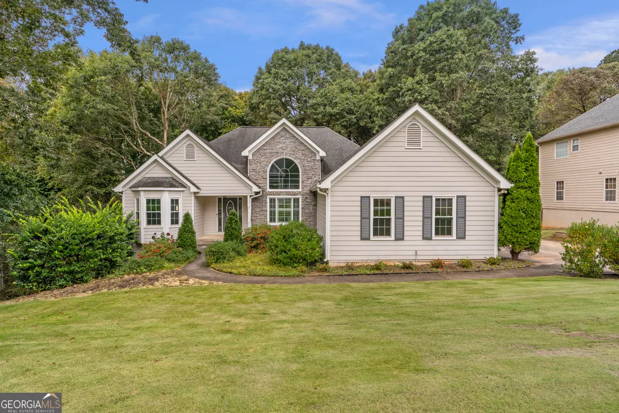 1330 Smoke Hill Drive, Hoschton, GA 30548 Property for sale