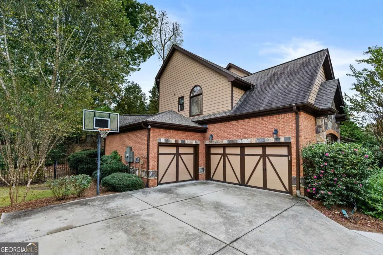 7010 Tree House Way Way, Flowery Branch, GA 30542 Property for sale