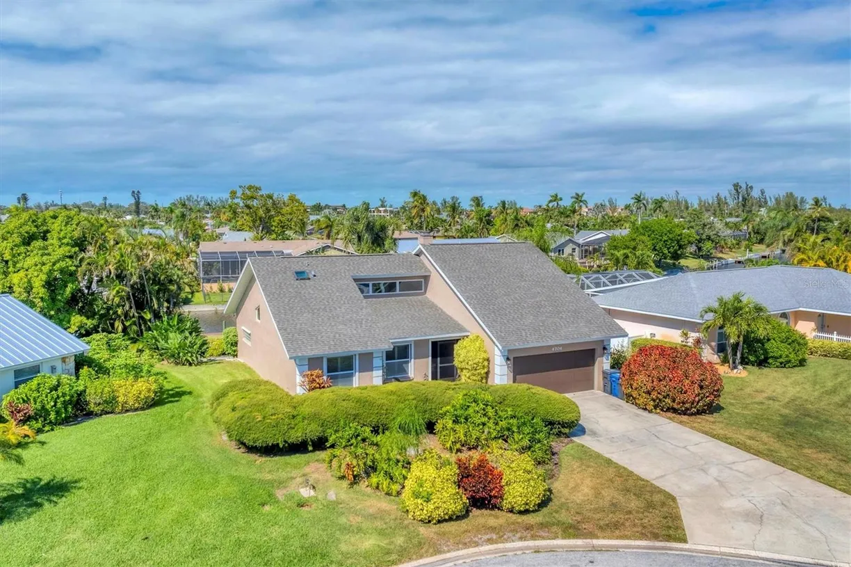 4704 CORAL LAKE DRIVE, BRADENTON, FL 34210 Property for sale