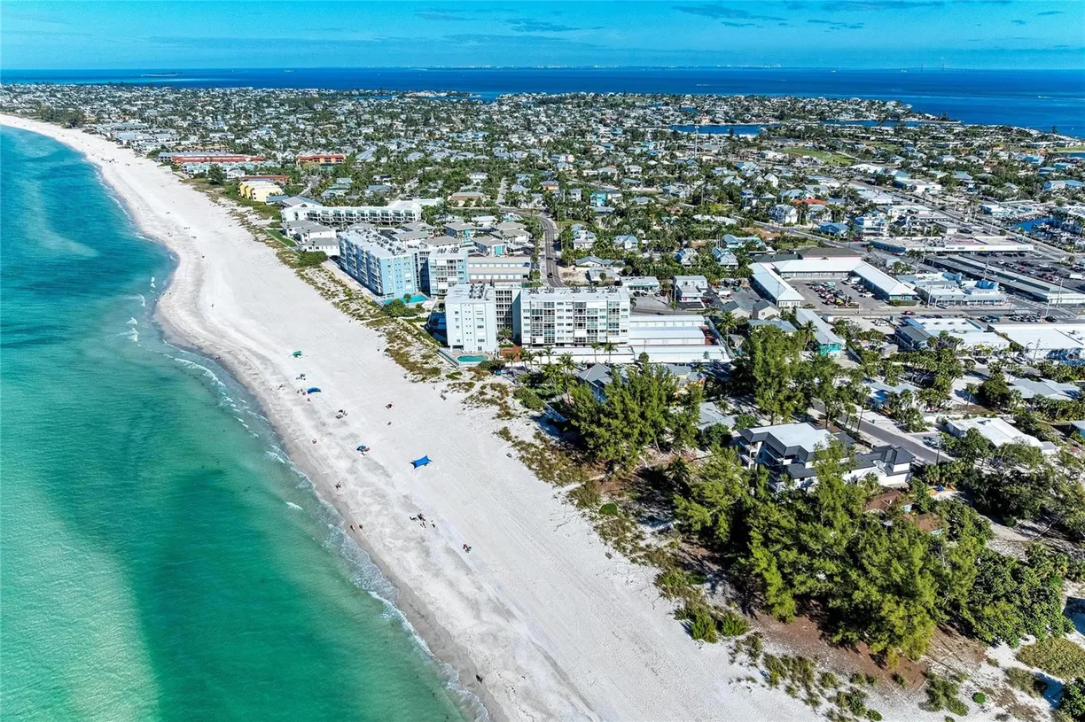 5200 GULF DRIVE #302, HOLMES BEACH, FL 34217 Property for sale