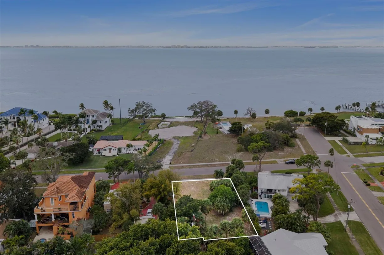 7511 WESTMORELAND DRIVE, SARASOTA, FL 34243 Property for sale