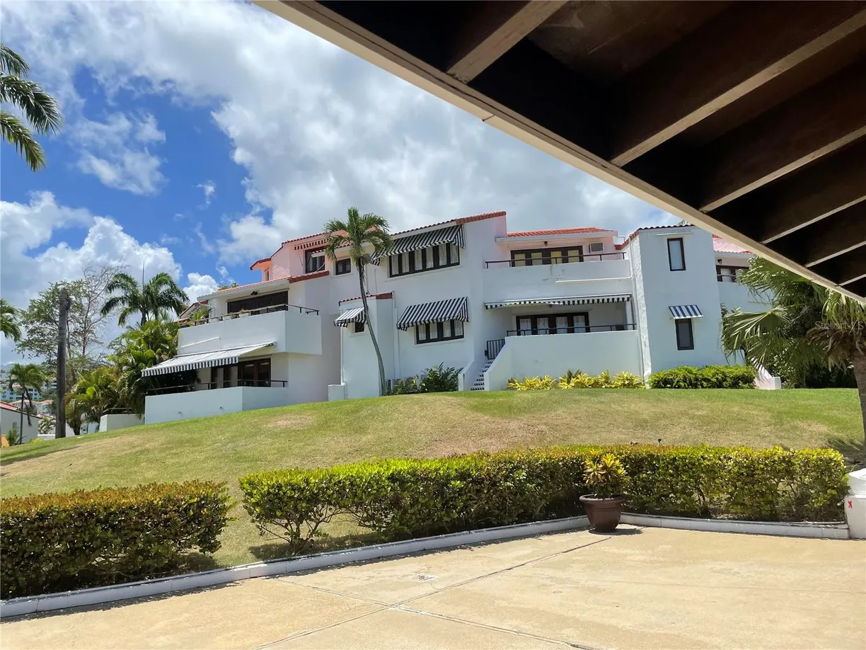 968 CALLE LAS COLINAS RIO MAR CLUSTER II #19E, RIO GRANDE, PR 00745 ...