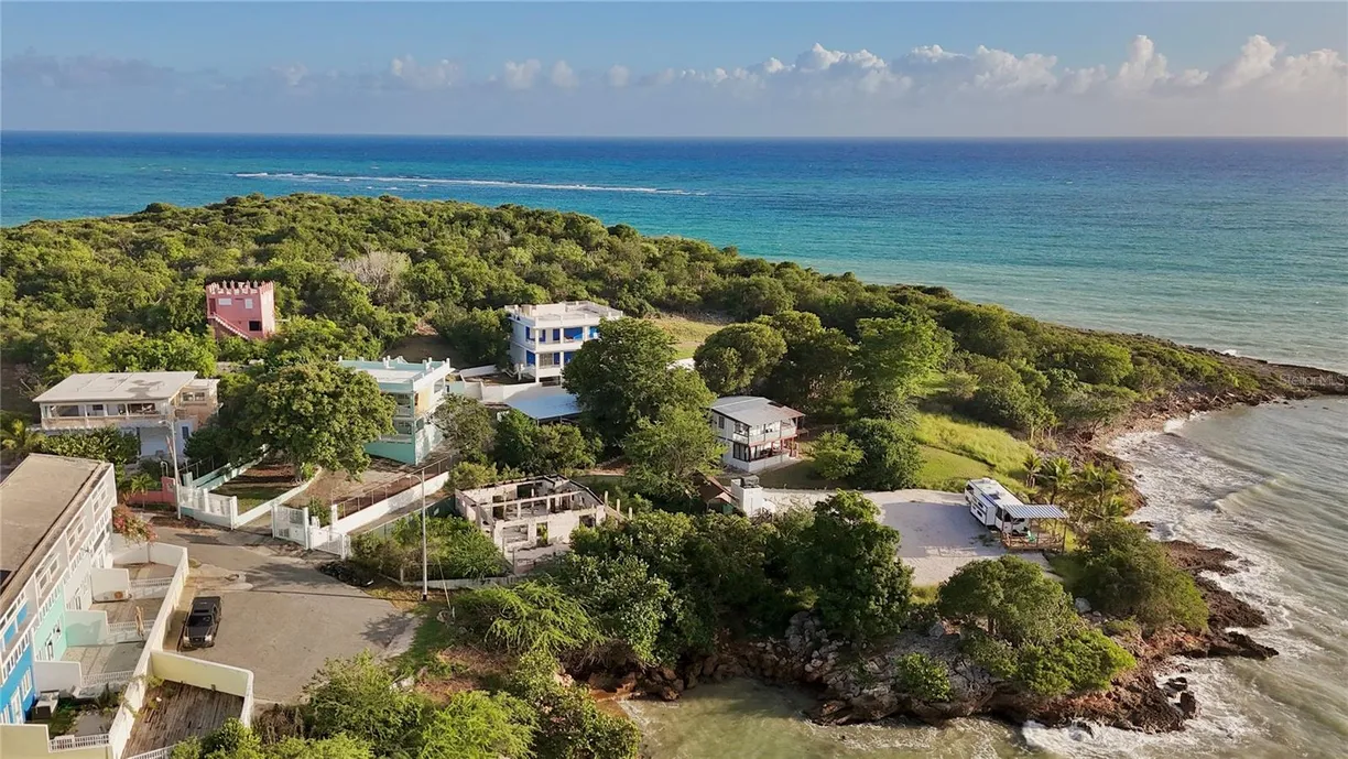 24 CALLE CORAL PLAYA SANTA, GUANICA, PR 00653 Property for sale