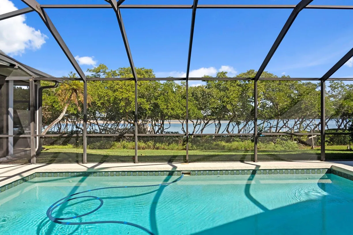 1501 75TH CIRCLE NE, ST PETERSBURG, FL 33702 Property for sale