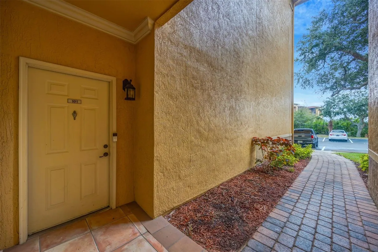 4309 BAYSIDE VILLAGE DRIVE #101, TAMPA, FL 33615 Property for sale