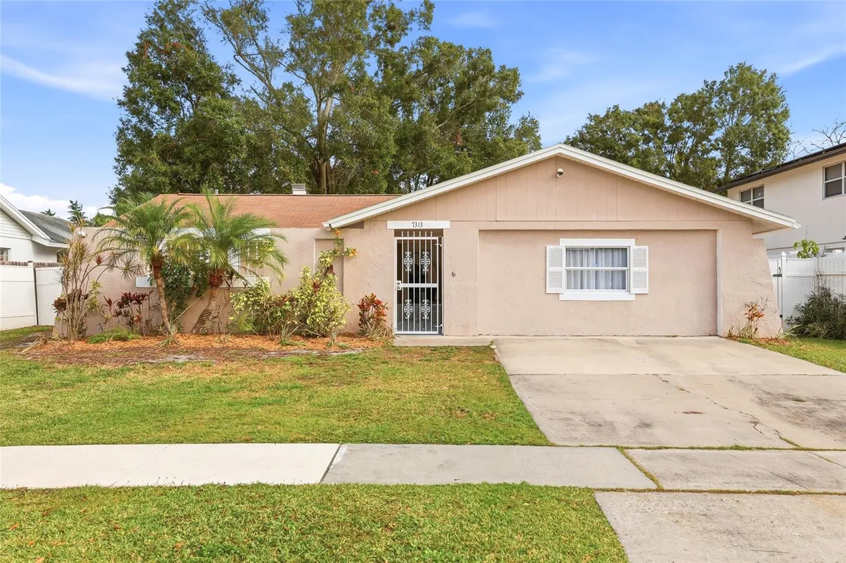7313 BROOKVIEW CIRCLE, TAMPA, FL 33634 Property for sale