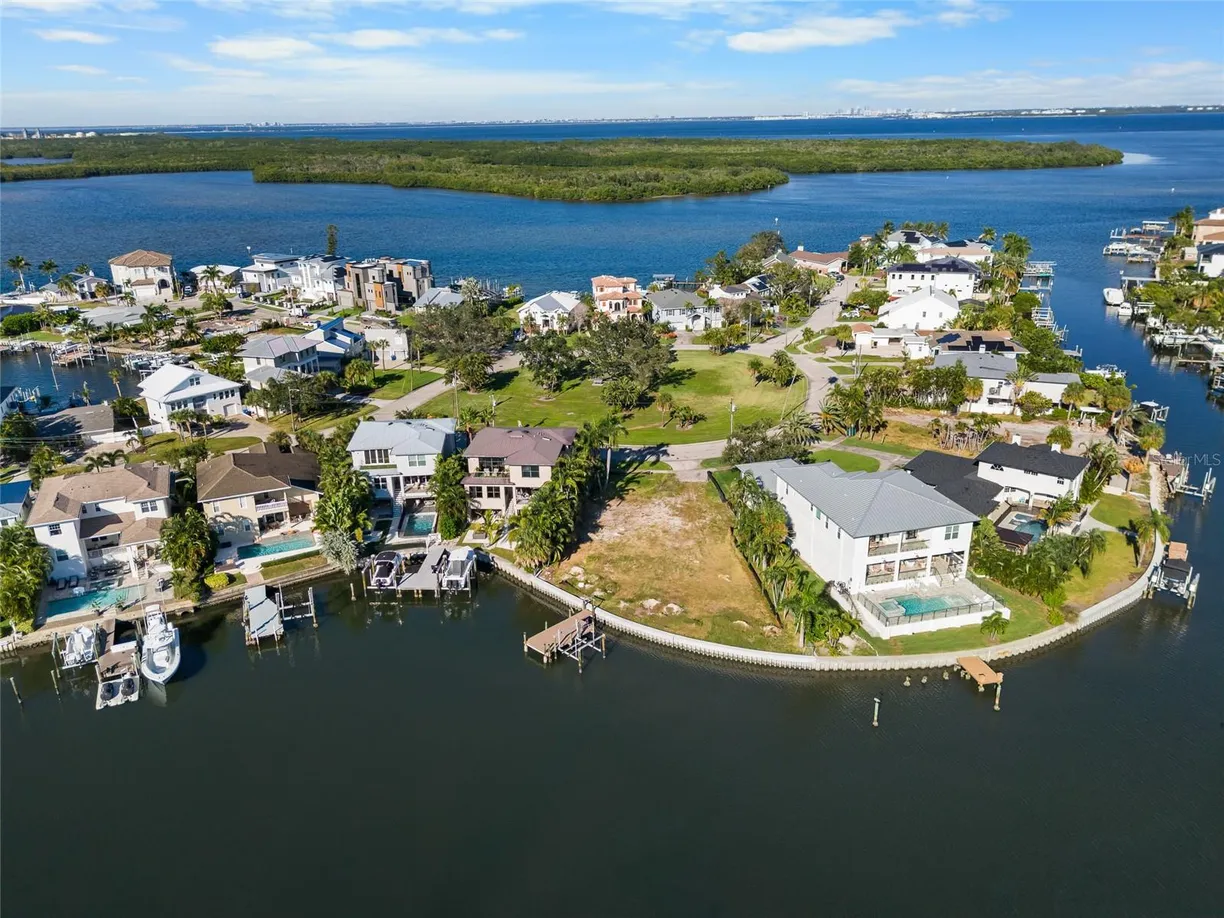 1918 ARROWHEAD DRIVE, ST PETERSBURG, FL 33703 Property for sale