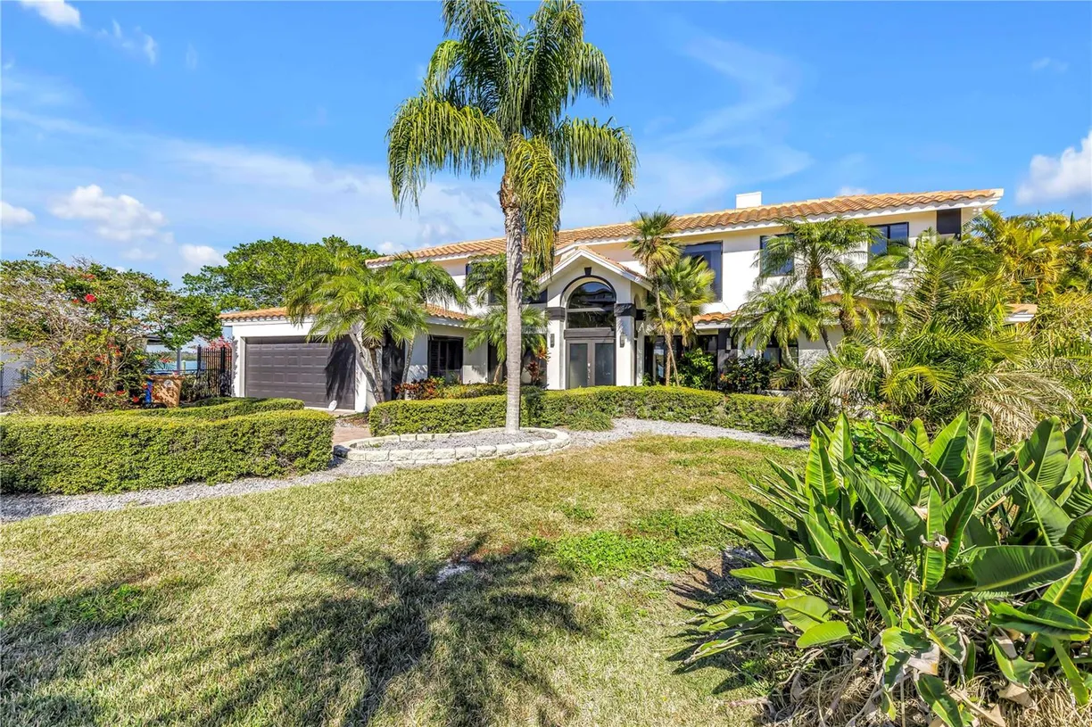 583 CRYSTAL DRIVE, MADEIRA BEACH, FL 33708 Property for sale