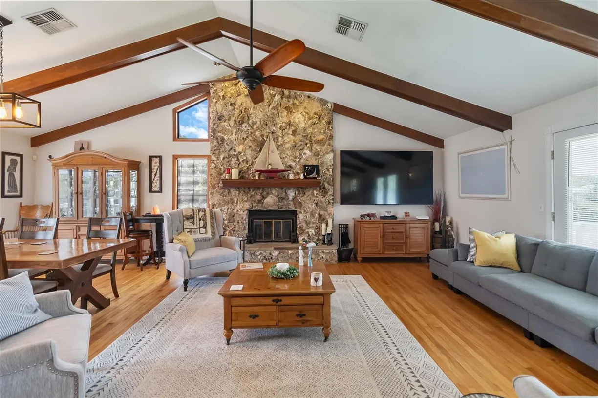 999 FAIRVIEW AVENUE, MOUNT DORA, FL 32757 Property for sale