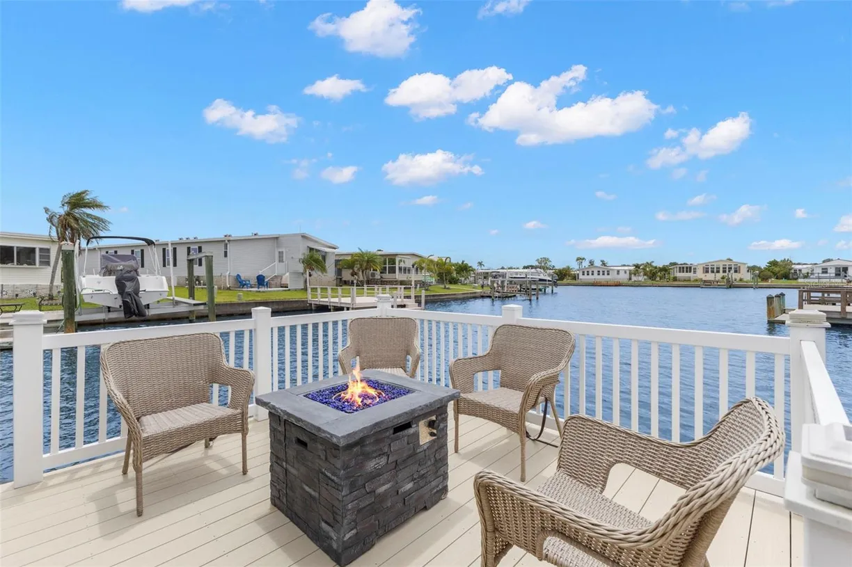 124 AMERICANA COURT NE #214, ST PETERSBURG, FL 33702 Property for sale