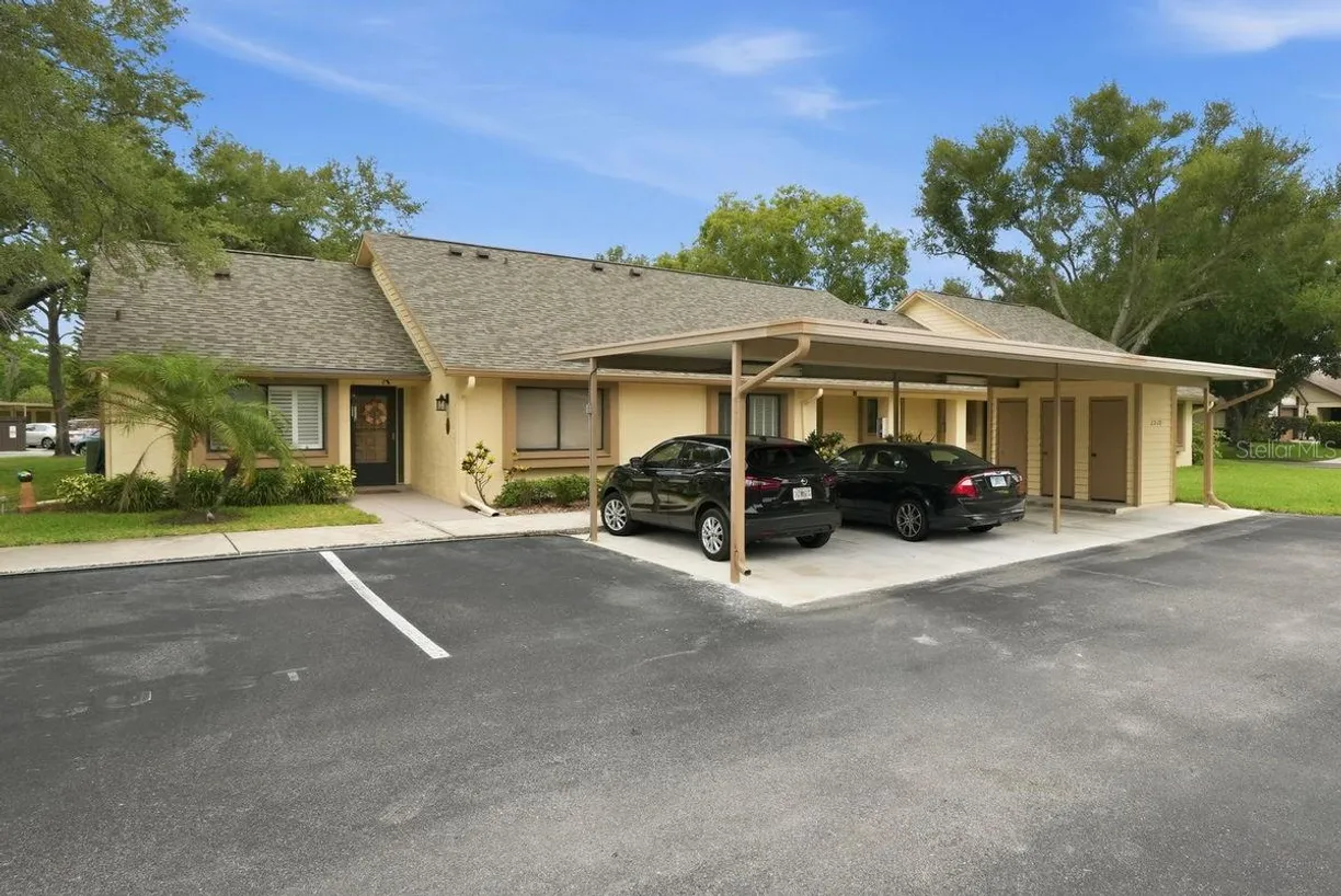 2538 OAKLEAF LANE #33B, CLEARWATER, FL 33763 Property for sale