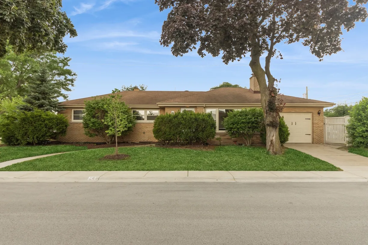 5500 Harvard Terrace, Skokie, IL 60077 Property for sale