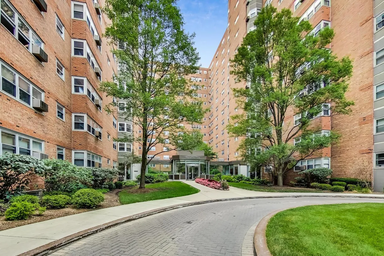 4950 N Marine Drive #1402, Chicago, IL 60640 Property for sale