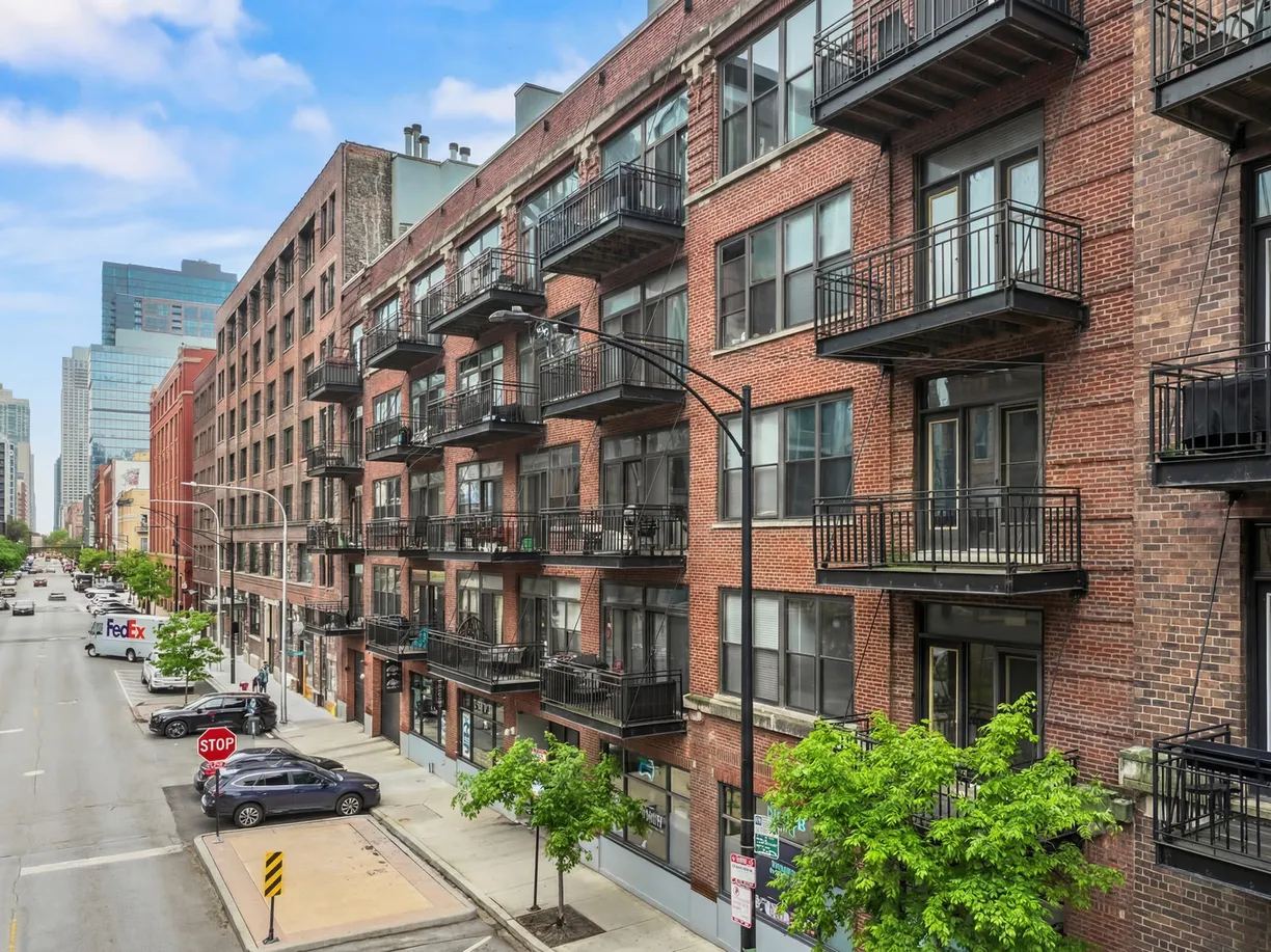 375 W Erie Street #213, Chicago, IL 60654 Property for sale