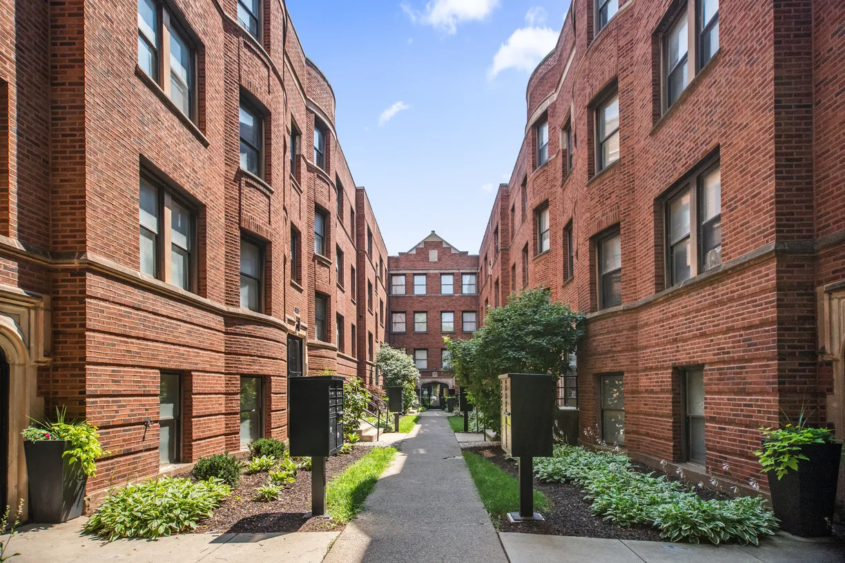 4523.5 S Drexel Boulevard #3W, Chicago, IL 60653 Property for sale