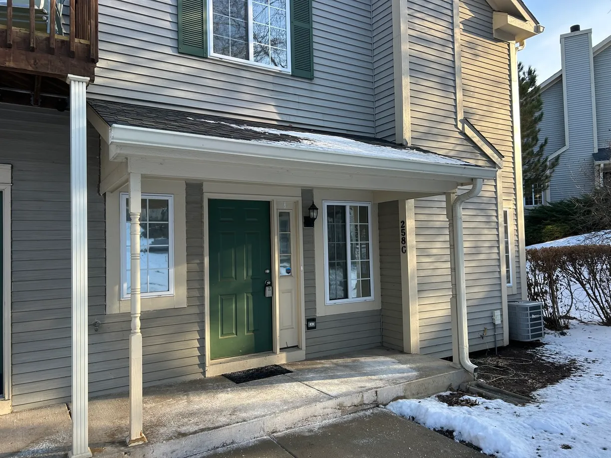 258 Windsor Court #C, South Elgin, IL 60177 Property for sale