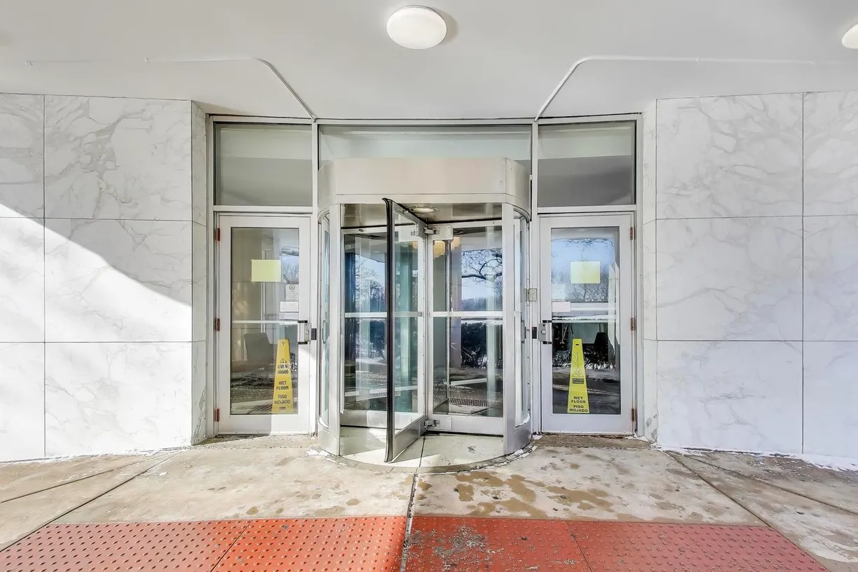 3950 N Lake Shore Drive #1130, Chicago, IL 60613 Property for sale