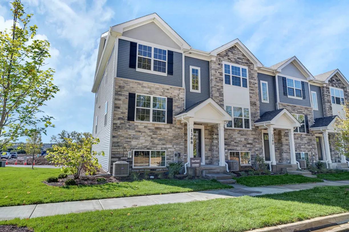 1316 Foxglove Drive, Bartlett, IL 60103 Property for sale