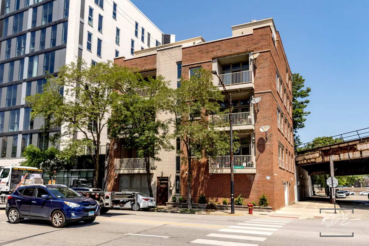 700 W Grand Avenue #3E, Chicago, IL 60654 Property for sale