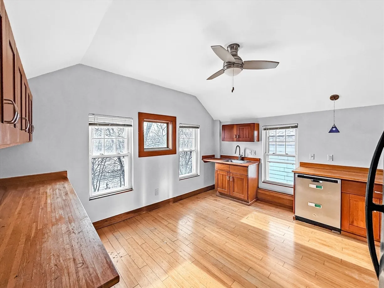 17 Suffolk St #3, Chelsea, MA 02150 Property for rent