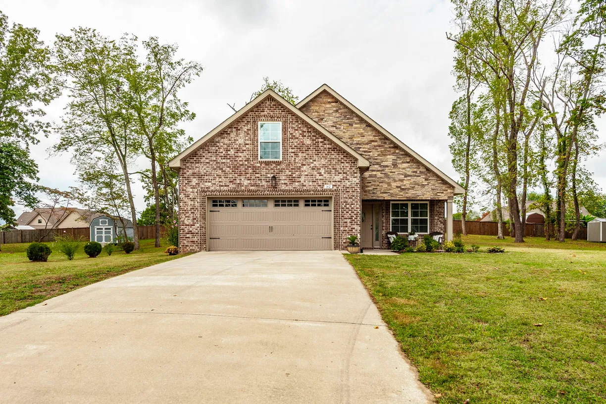 142 Irish Oaks Dr, Portland, TN 37148 Property for sale