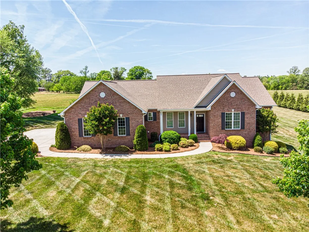 379 Horseshoe Bend Road, Hudson, NC 28638 Property for sale
