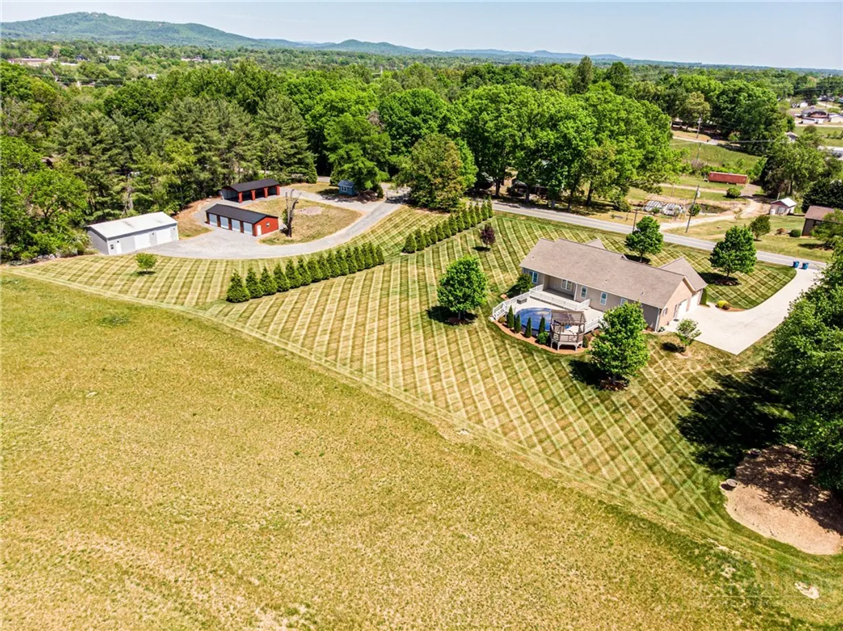 379 Horseshoe Bend Road, Hudson, NC 28638 Property for sale