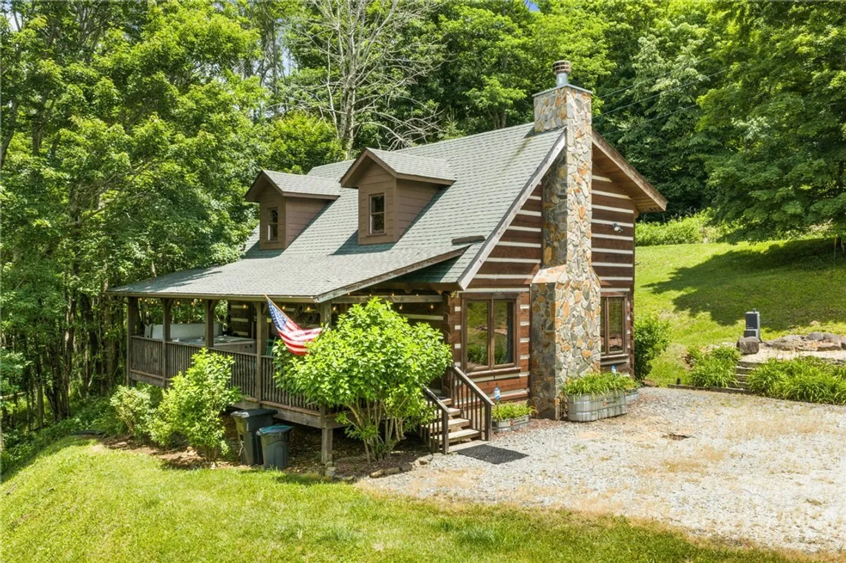 122 Cedar Cove Lane, Zionville, NC 28698 Property for sale