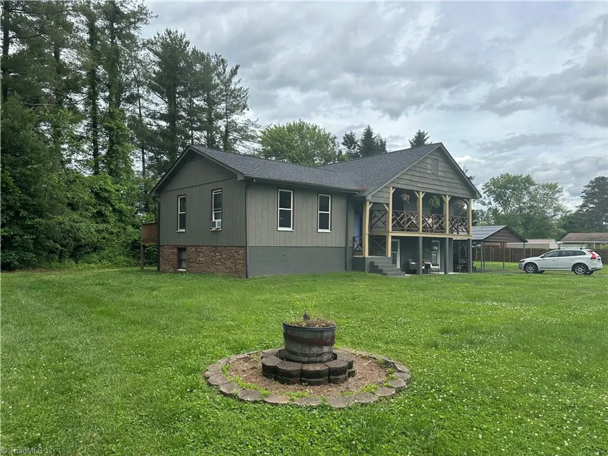 560 E Jackson Road, Mount Airy, NC 27030 Property for sale