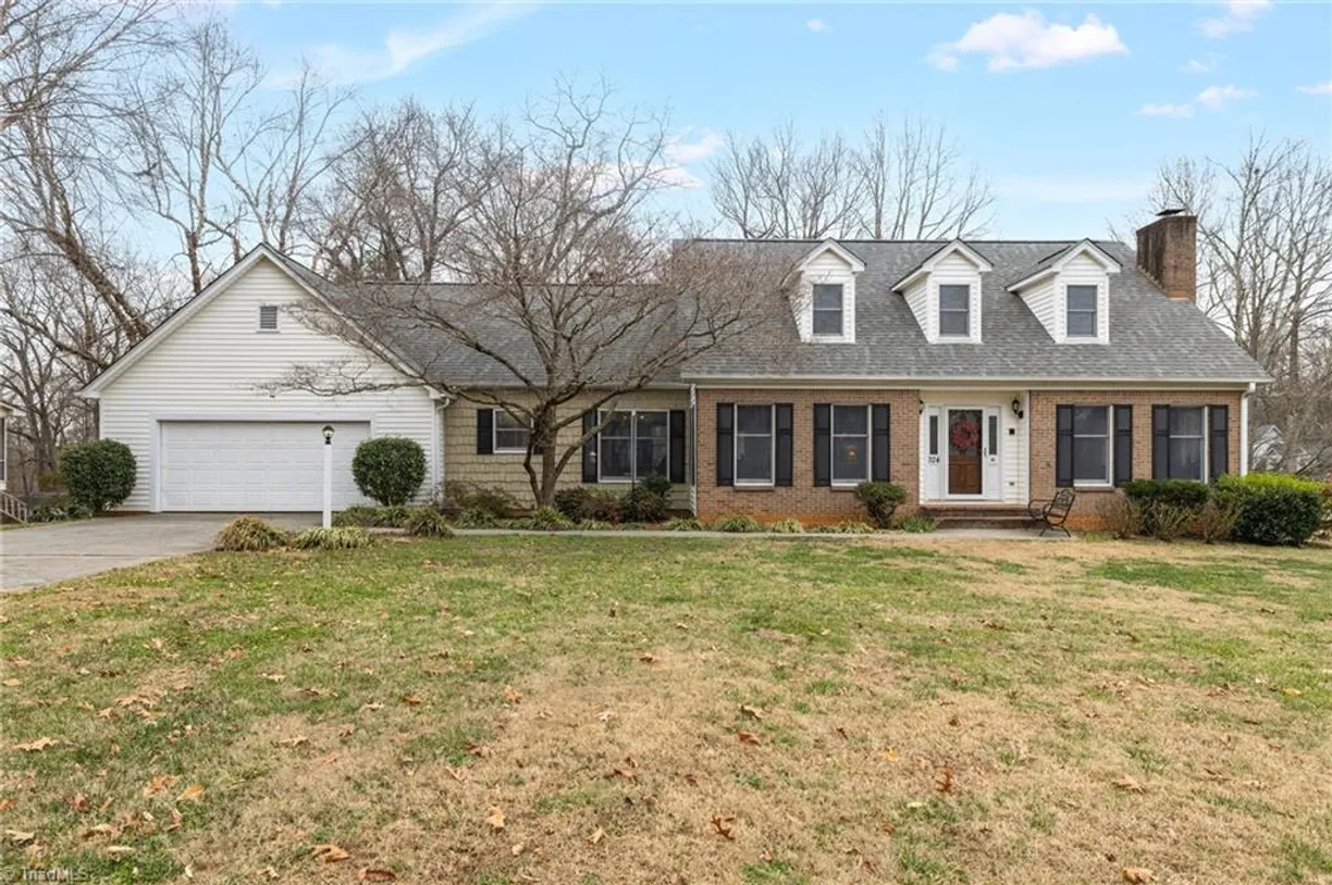 324 Mason Knoll Drive, Winston-Salem, NC 27127 Property for sale