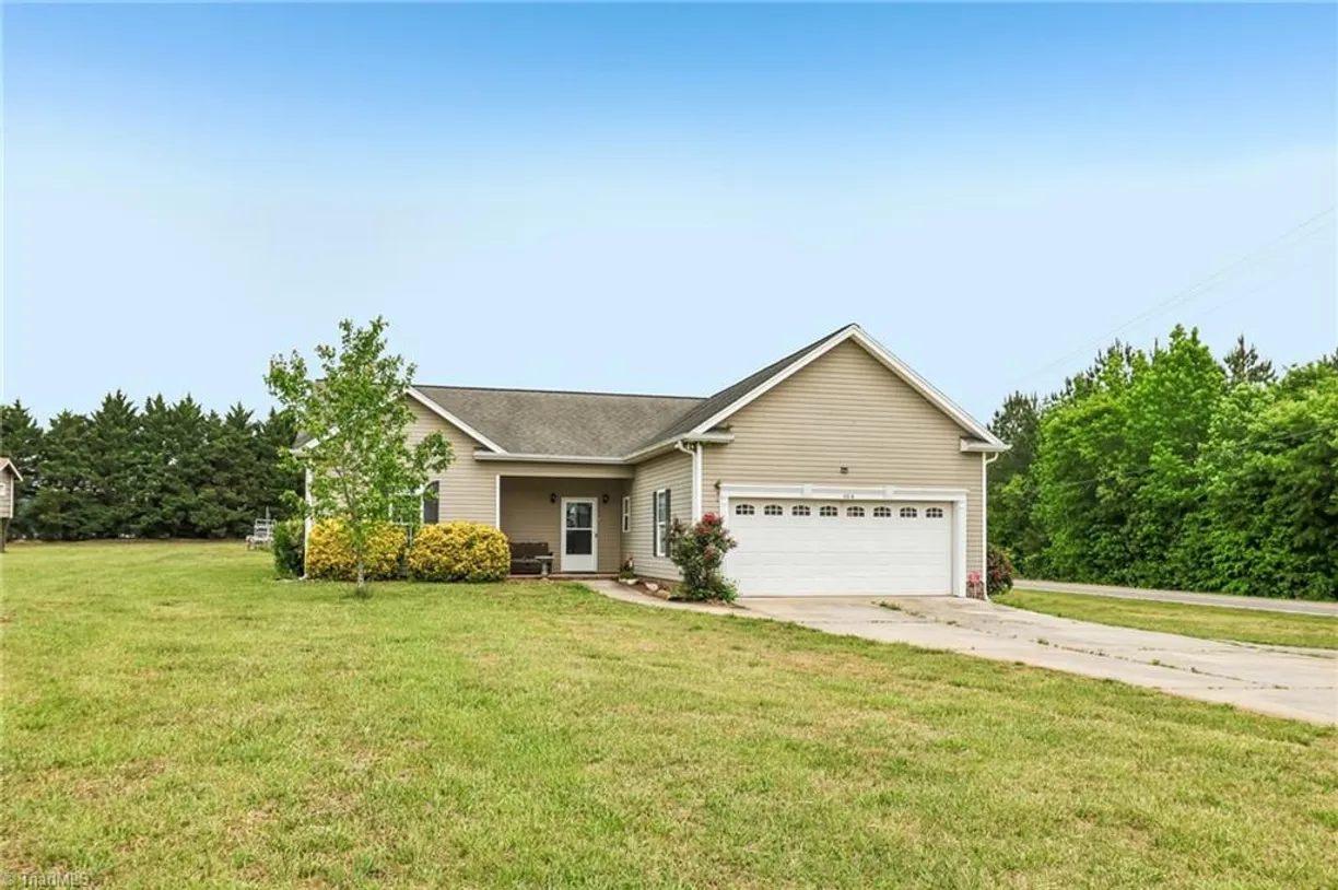 104 Mollie Road, Harmony, NC 28634 Property for sale