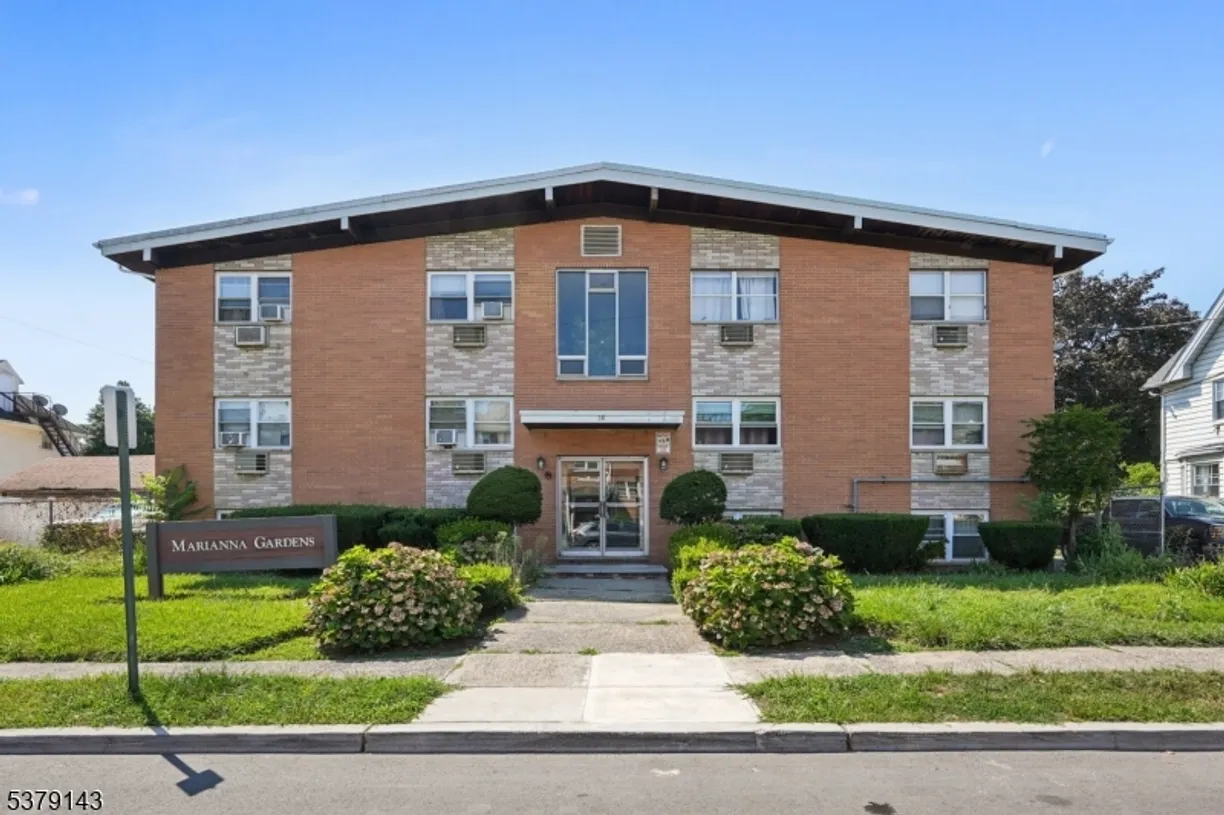 14 Hazard Pl #3C, Elizabeth City, NJ 07208 Property for sale