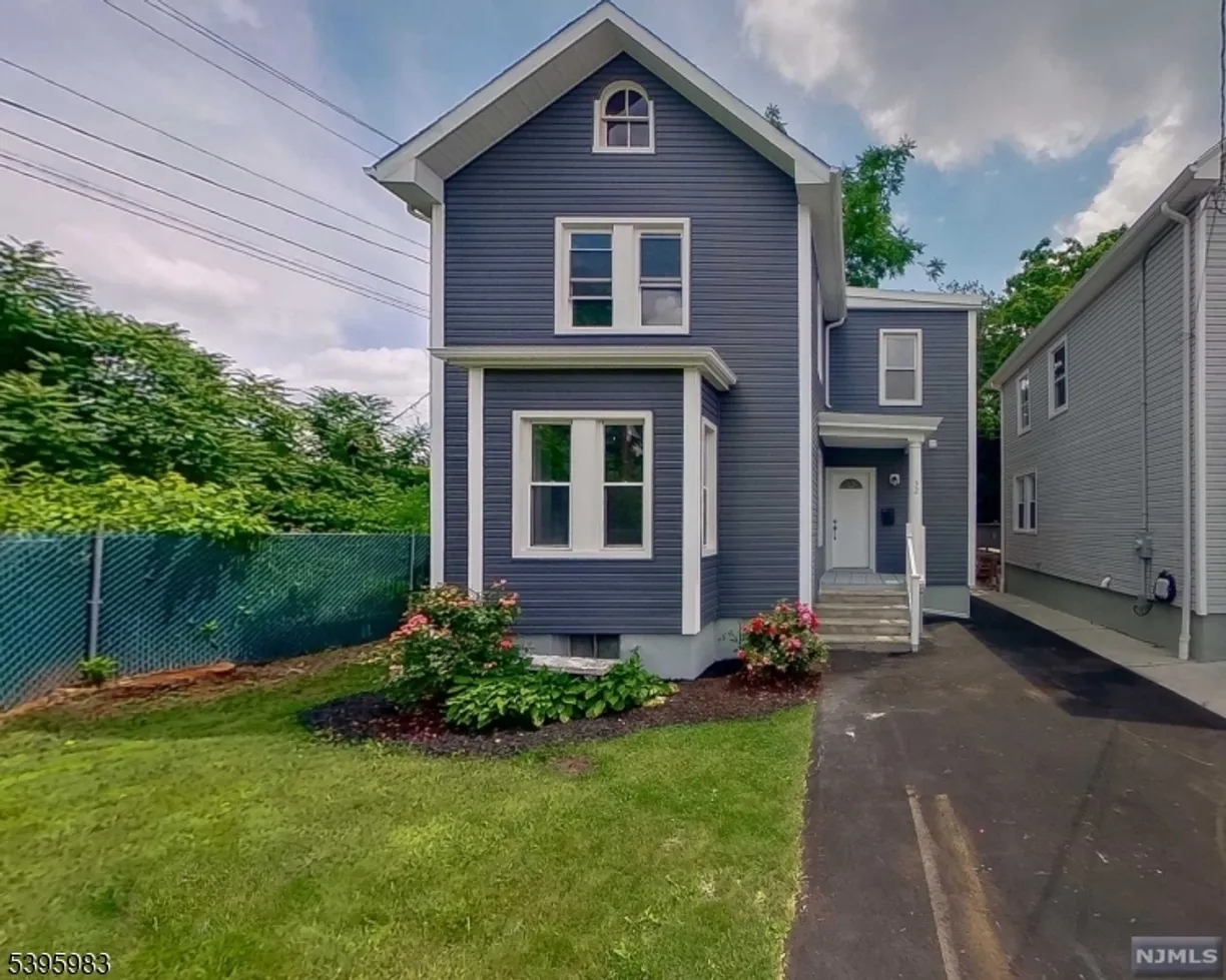 32 Meadow St, East Orange City, NJ 07017 Property for sale