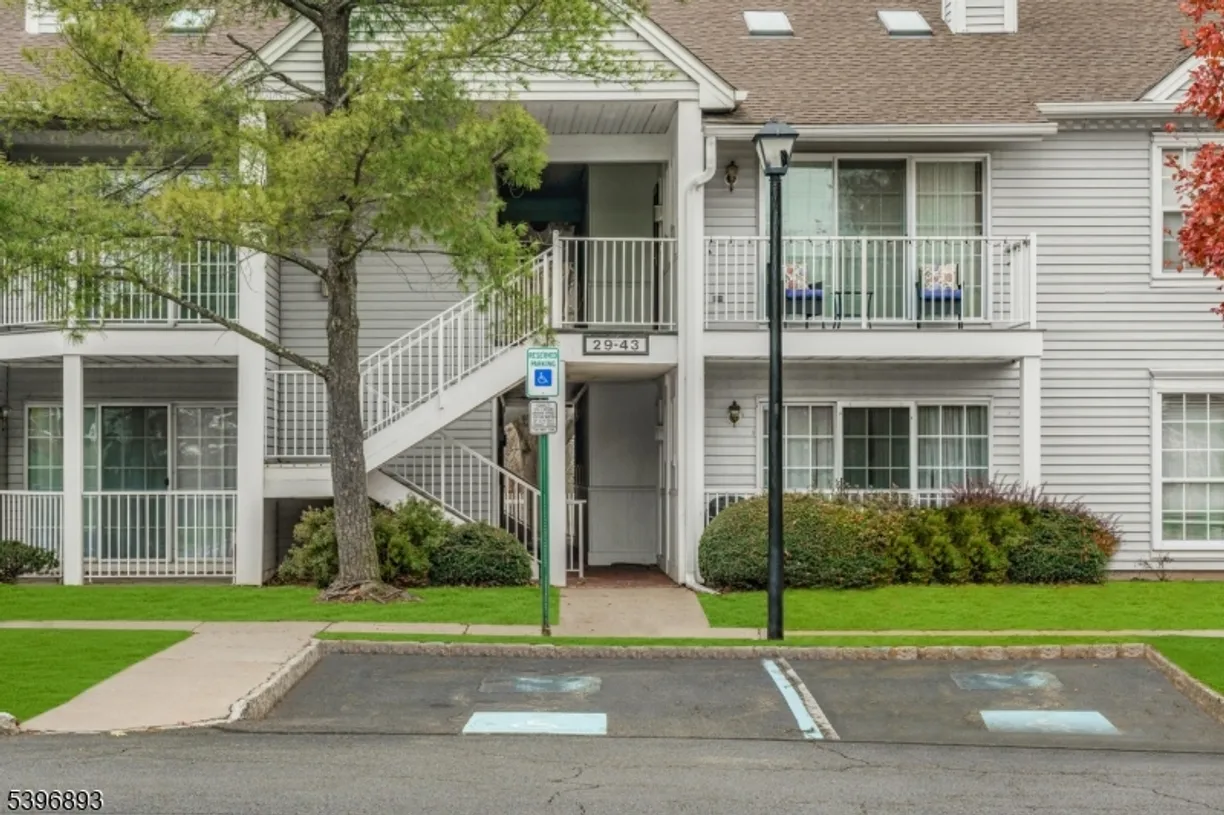 37 CHELSEA COURT, Franklin Twp., NJ 08823 Property for rent