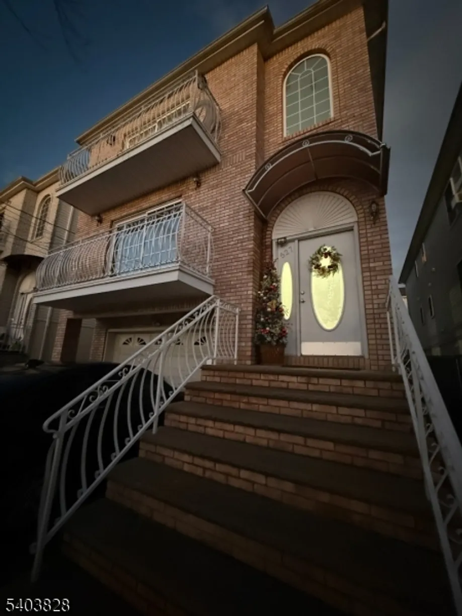 527 4th Ave #1, Elizabeth City, NJ 07202 Property for rent