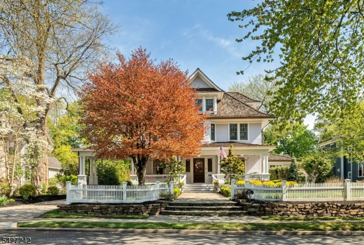 427 Spring Ave, Ridgewood Village, NJ 07450 Property for sale