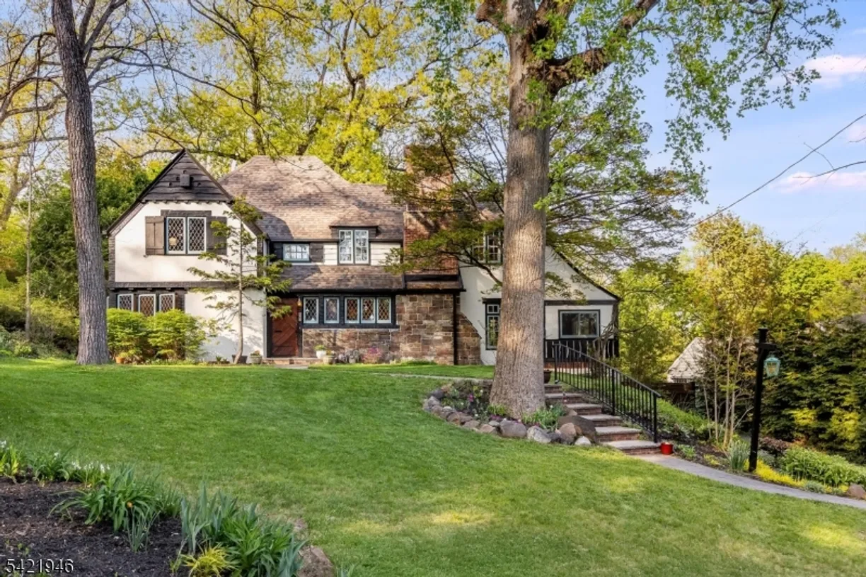 5 Fairview Ter, Maplewood Twp., NJ 07040 Property for sale