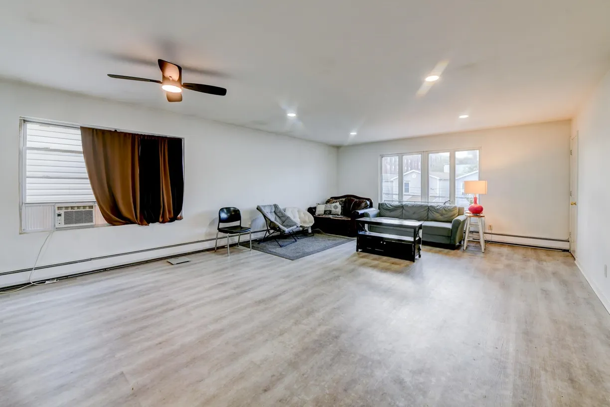 708 GARFIELD AVE #2, JC, Bergen-Lafayett, NJ 07305 Property for rent