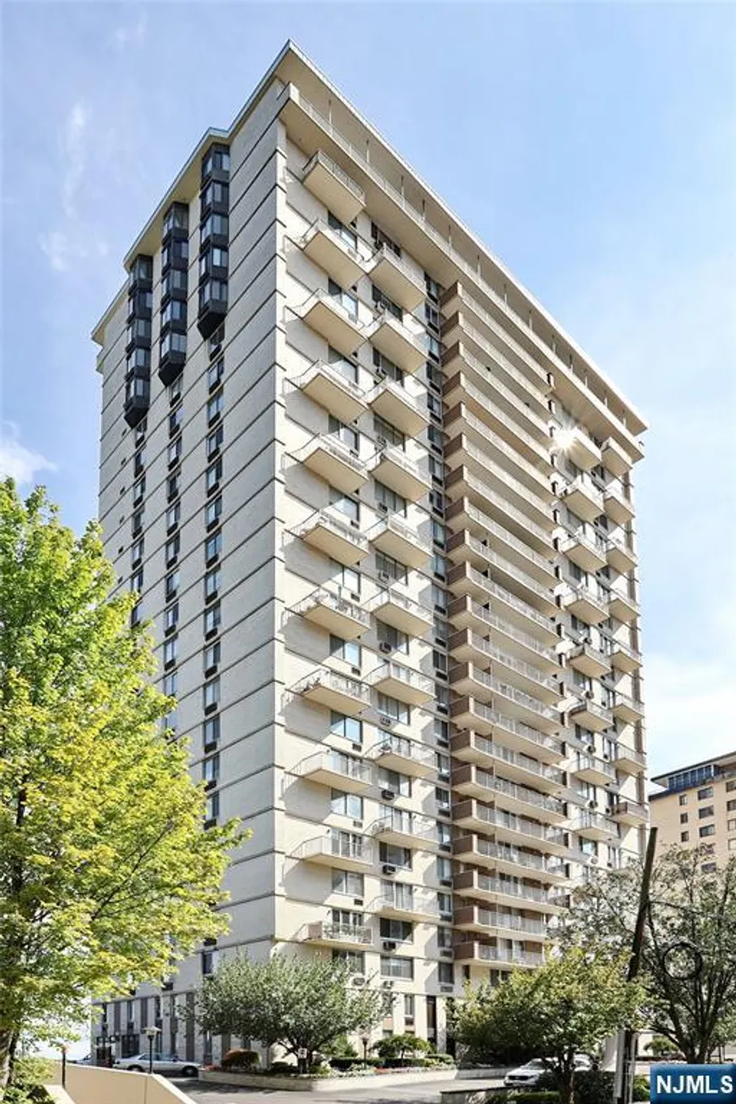 160 Overlook #10C, Hackensack, NJ 07601 Property for sale