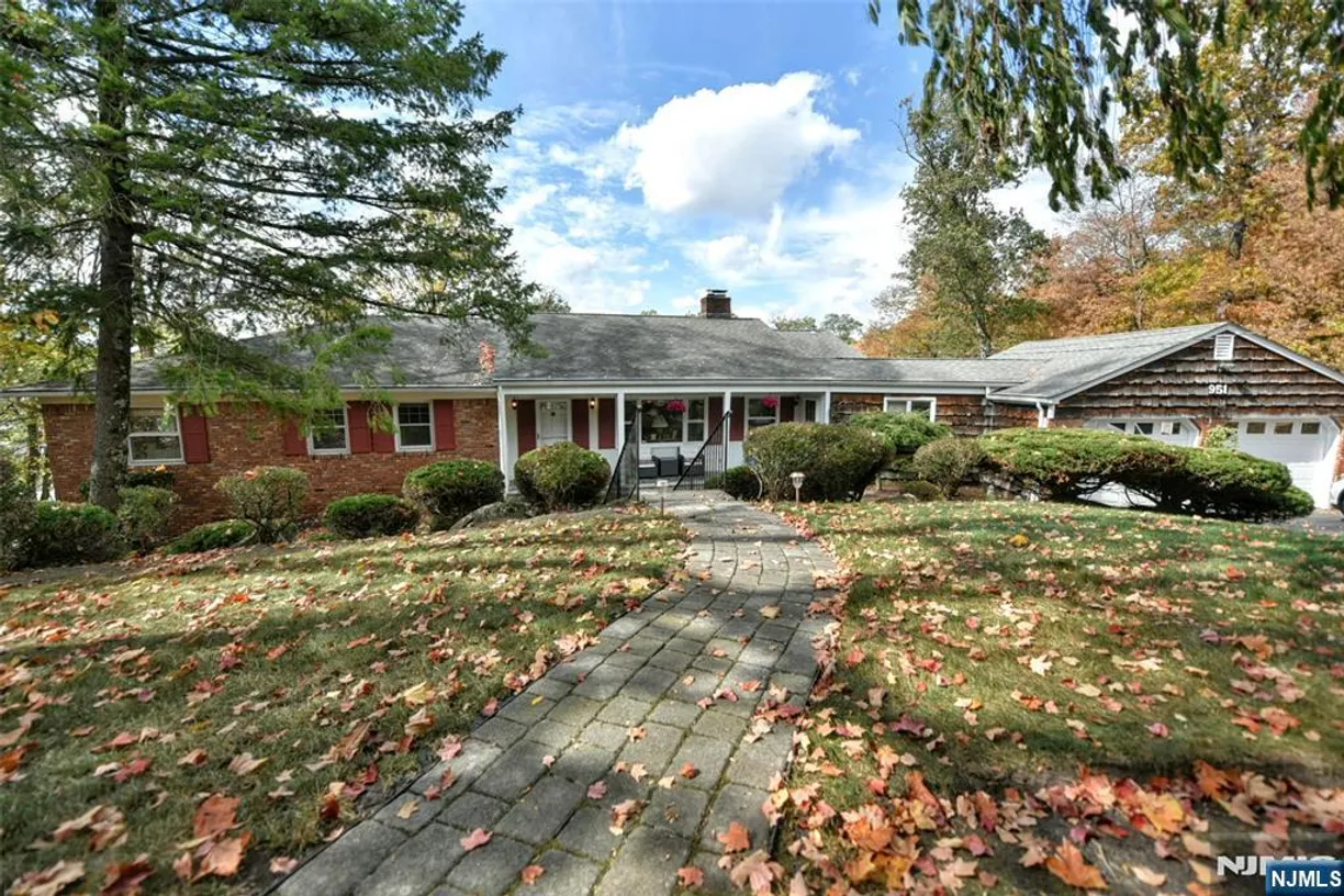 951 Berdan, Wayne, NJ 07470 Property for sale