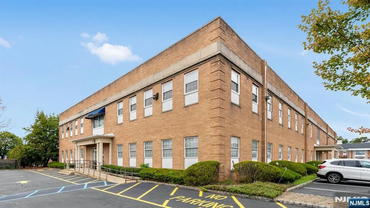 1033 Clifton #207, Clifton, NJ 07013 Property for sale