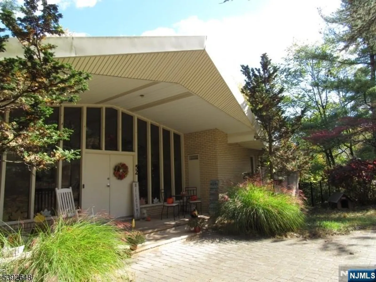 52 Chopin, Wayne, NJ 07470 Property for sale